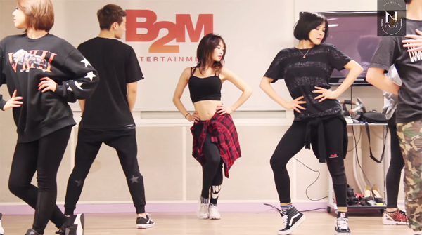 นิโคลโชว์ทักษะการเต้นของเธอในคลิปซ้อมเต้นเพลง "MAMA" - Kpop ข่าวบันเทิง ...