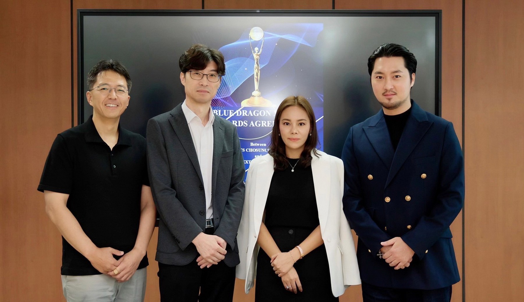 เตรียมไปกันจ้า! ครั้งแรกกับงาน Blue Dragon Music Awards ในไทย!! - Kpop ข่าวบันเทิงเกาหลี ดาราไอ ...